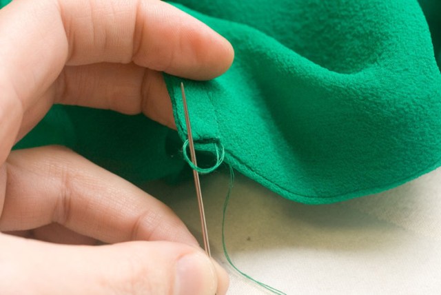 Tricks of the Trade: A Handworked Thread Loop – pattern scissors cloth