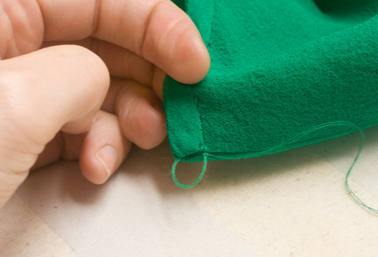 Tricks of the Trade: A Handworked Thread Loop – pattern scissors cloth